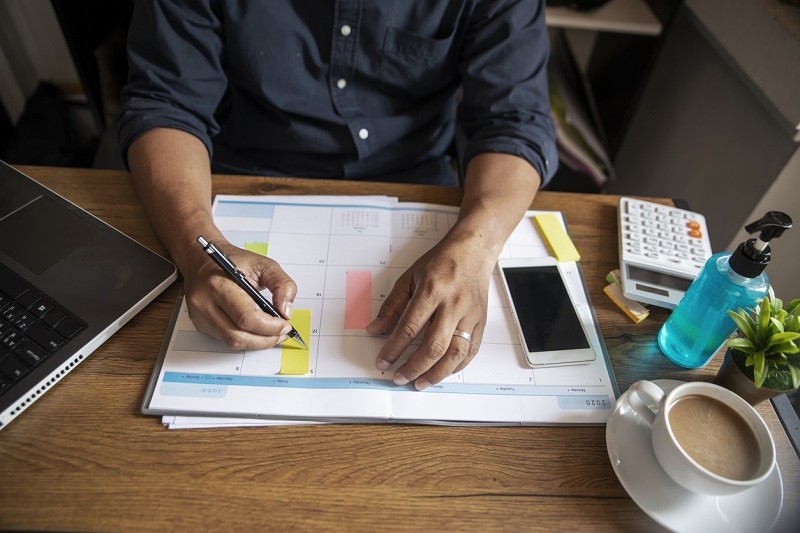 10 top tips for managing your time at work - Generation Next